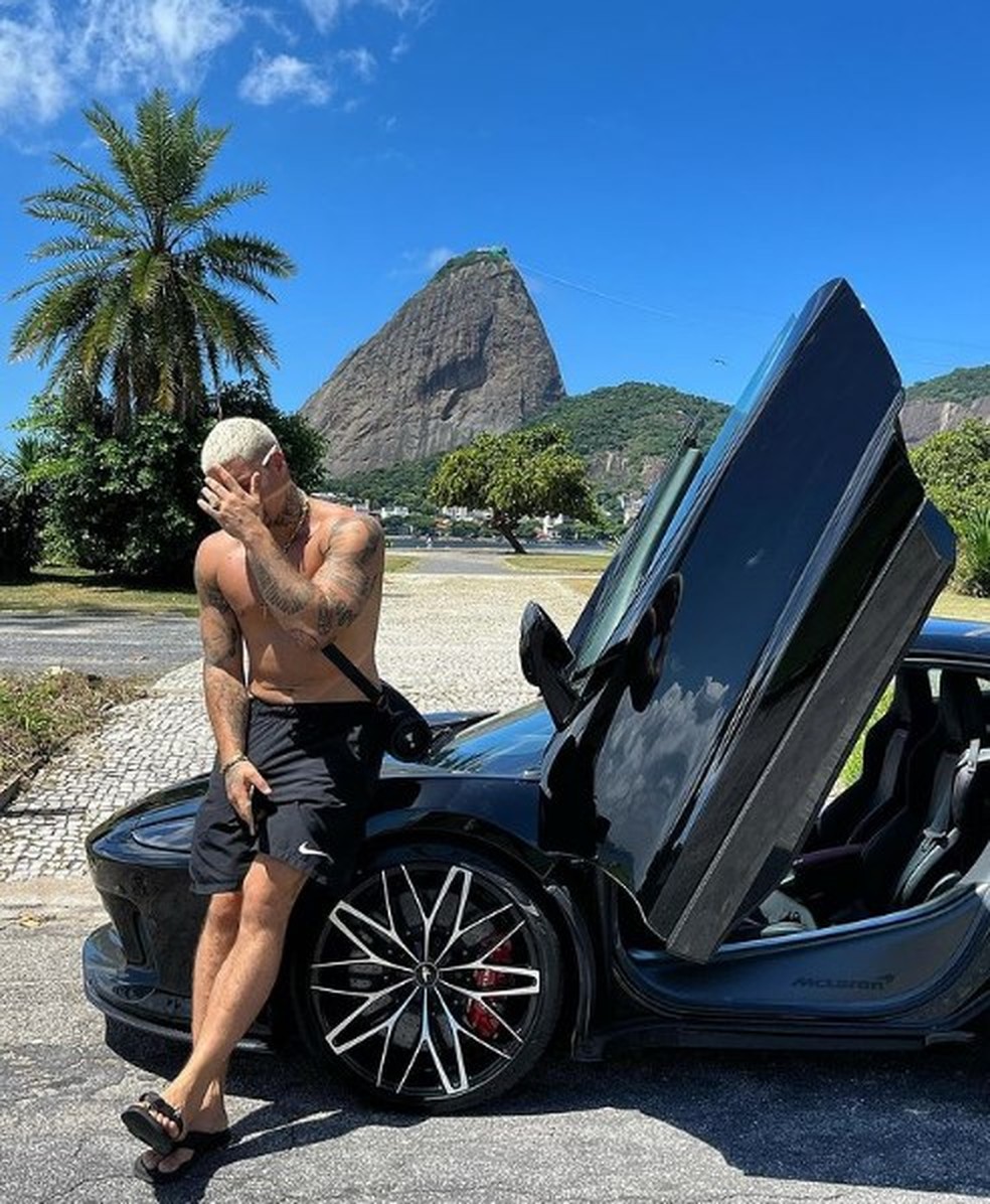 Filipe Ret ostenta carrão de mais de R$ 3 milhões na web