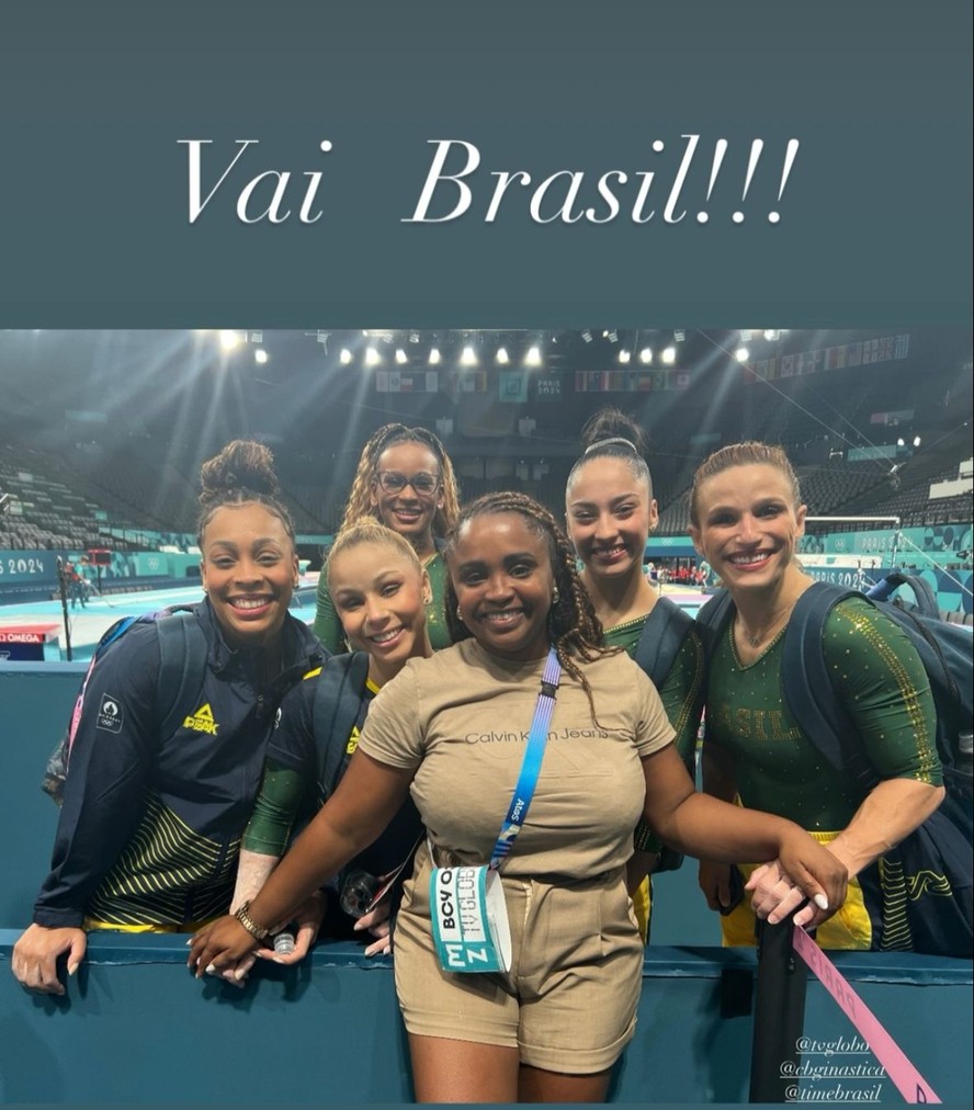 Daiane dos Santos visita seleção feminina de ginástica em treino em Paris