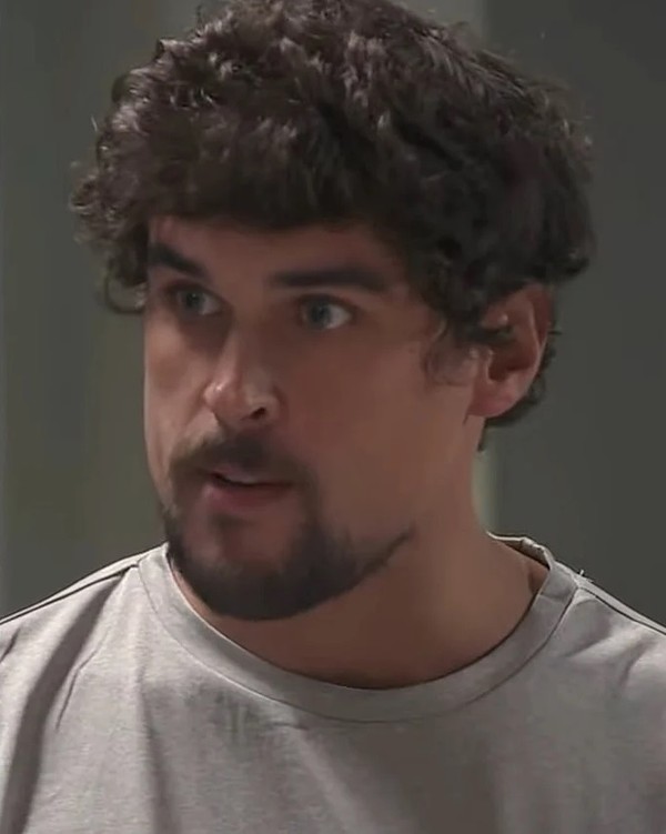 Nos resumos de 'A infância de Romeu e Julieta', Romeu e Julieta brigam feio pela primeira vez