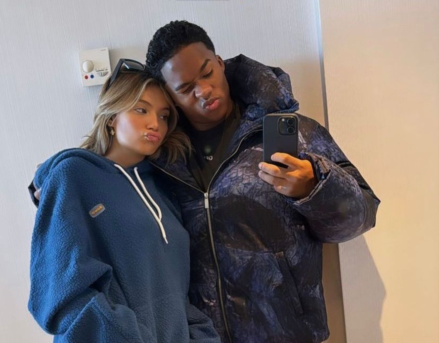 Namorada de Endrick do Palmeiras posta foto ao lado do craque em viagem ...