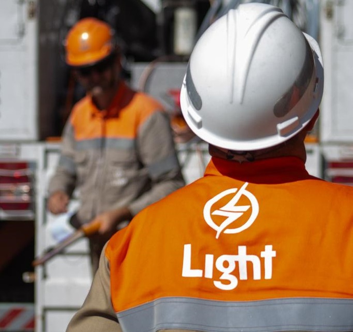 Light abre 182 vagas para eletricistas de rede aérea