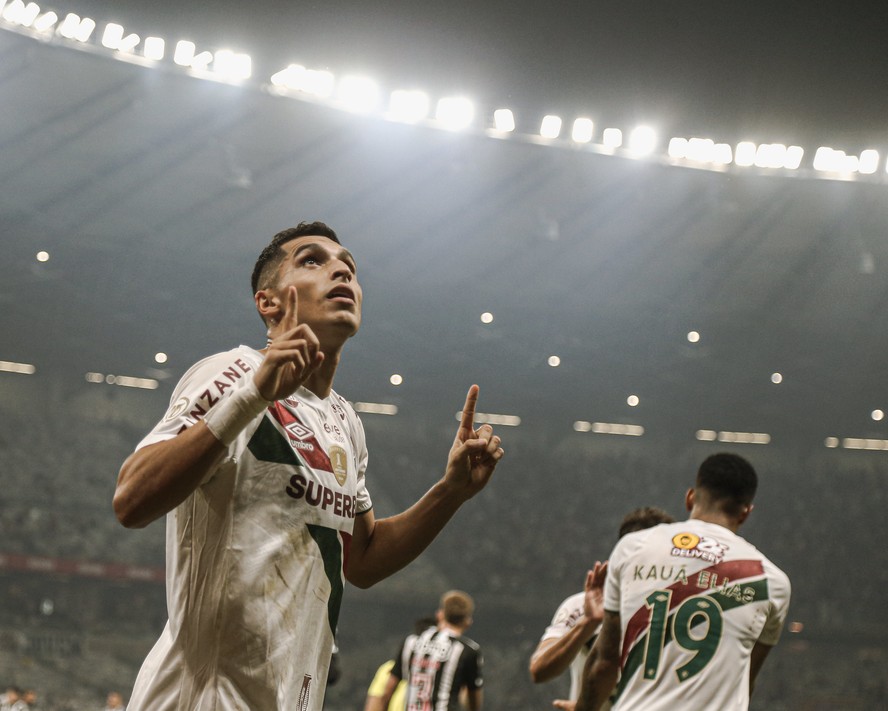Kevin Serna confirma bom início no Fluminense com gol
