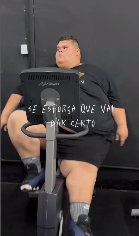 Gordão da XJ fala sobre término com namorada e pede que não a ataquem: 'Ela não me traiu'