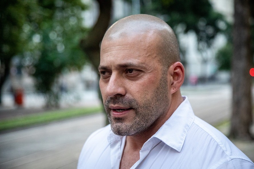 O que pode acontecer a Daniel Silveira caso o STF derrube indulto concedido por Bolsonaro