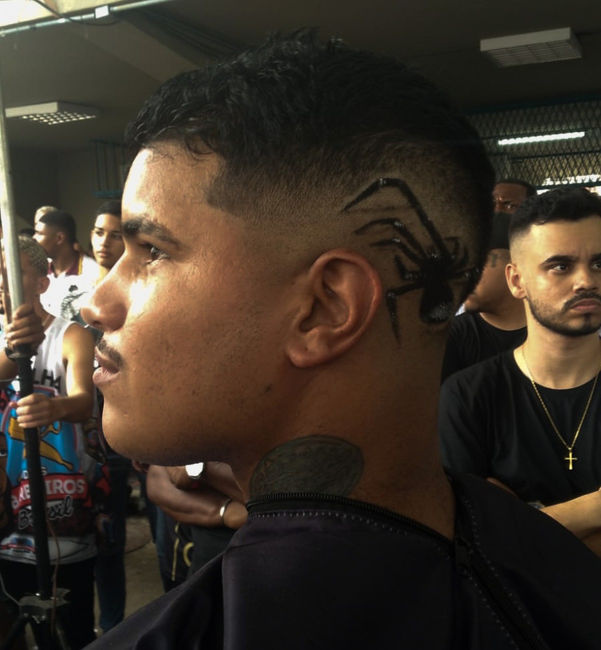 'O corte de cabelo é um dos primeiros artifícios da identidade do ...