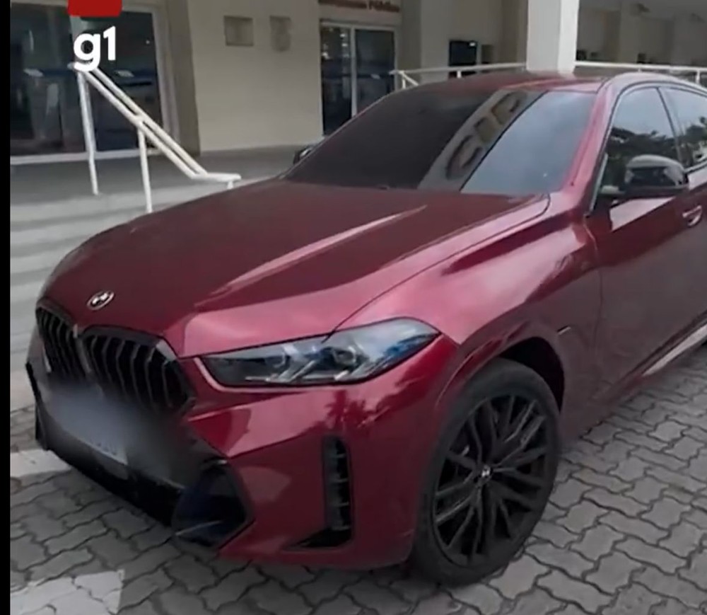 BMW, viagens, ouro e mansão: preso, MC Poze leva vida de luxo e ostentação