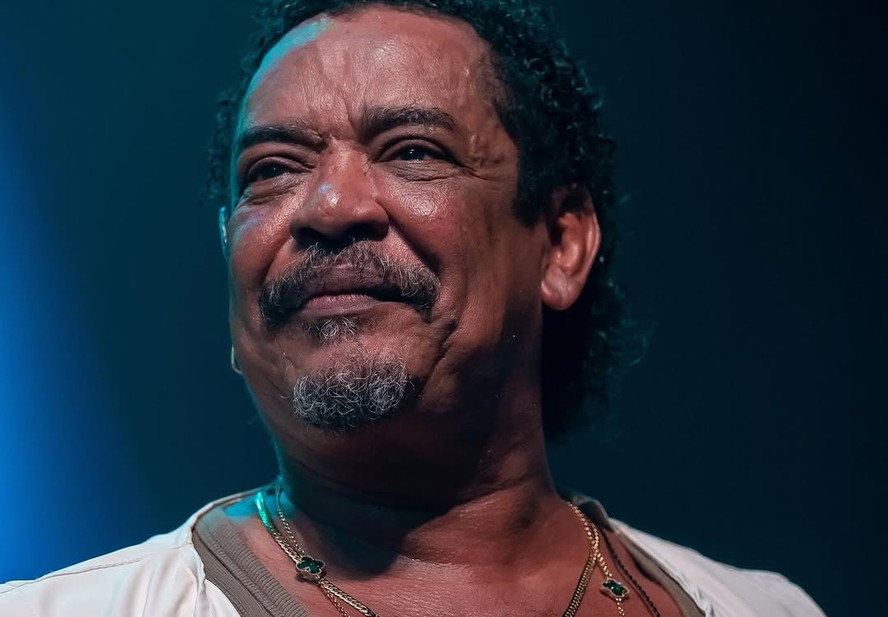 Compadre Washington, do 'É o Tchan', constrange fã transexual durante ...