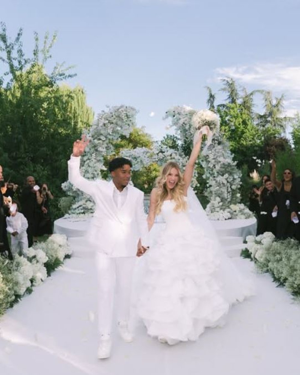 Mãe e mulher de Endrick se rasgam em elogios, mas internautas ...