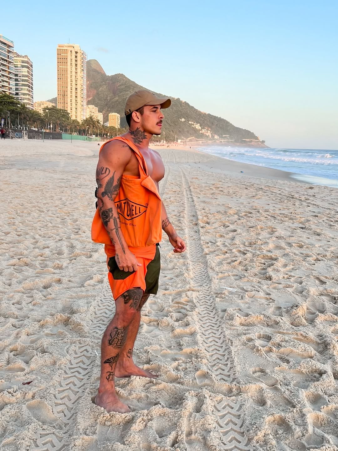 Após foto, fãs especulam novo affair de Amaury Lorenzo: conheça