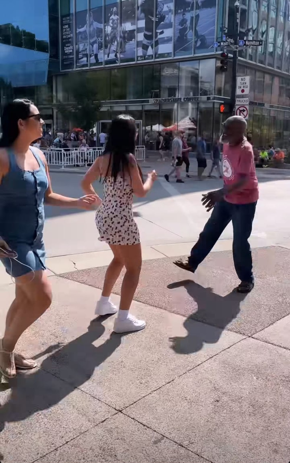 Juliette ganha homenagem de affair no dia do aniversário de 34 anos ...