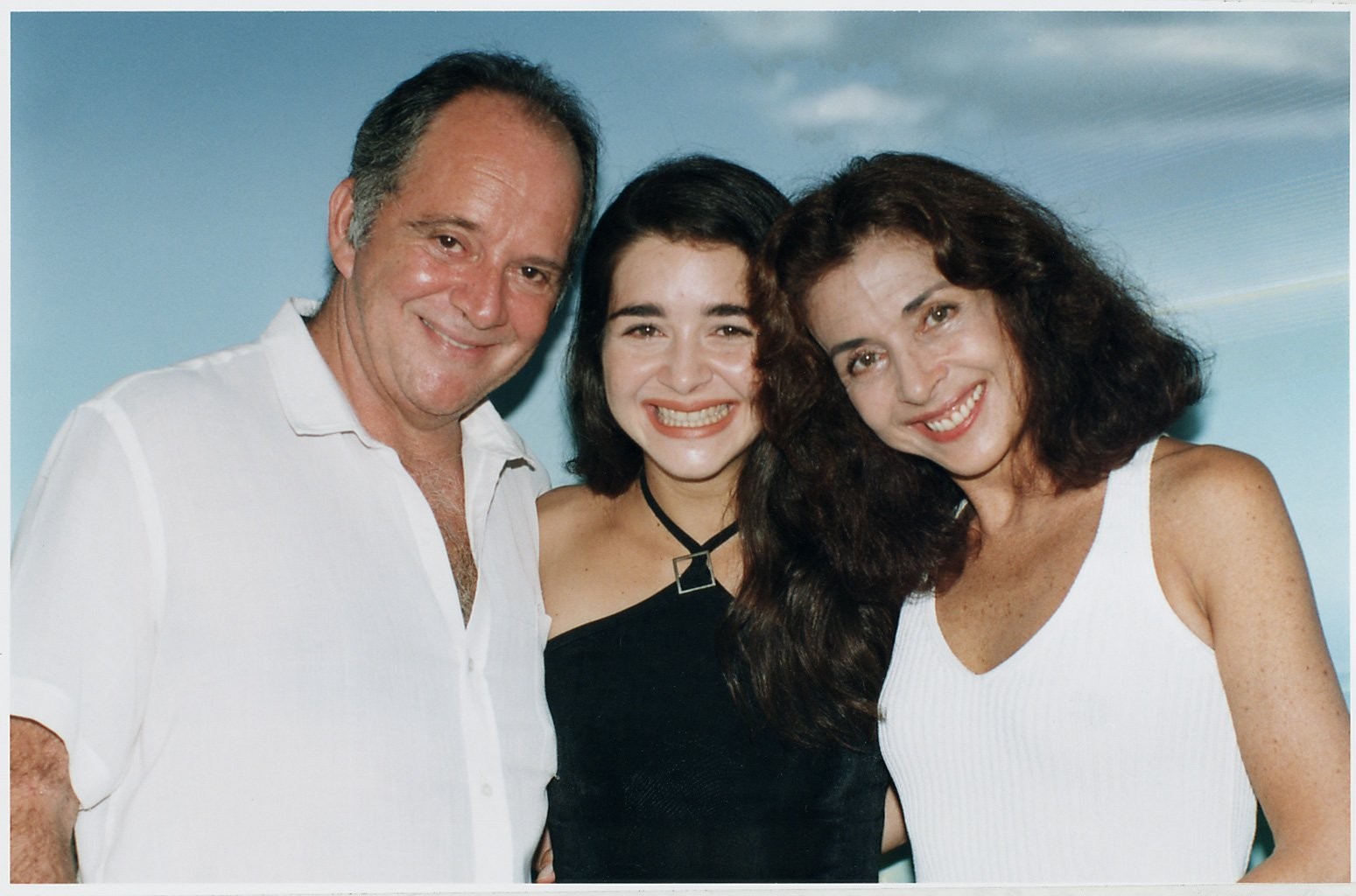 Filha de Betty Faria, Alexandra Marzo, de ‘Mulheres de areia’, hoje é ...