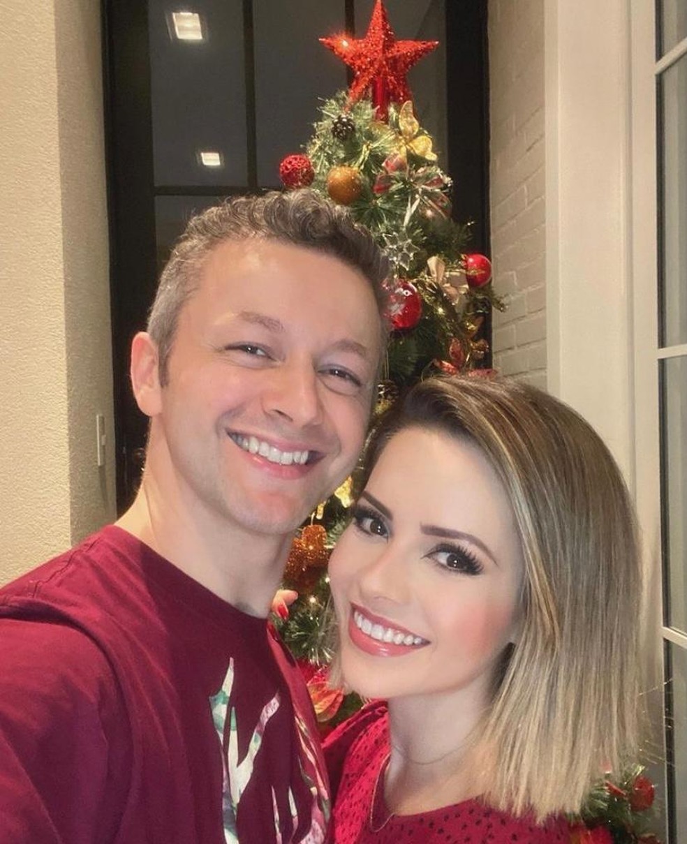 Sandy com novo namorado e Lucas Lima com amigas assistem a mesmo show em SP