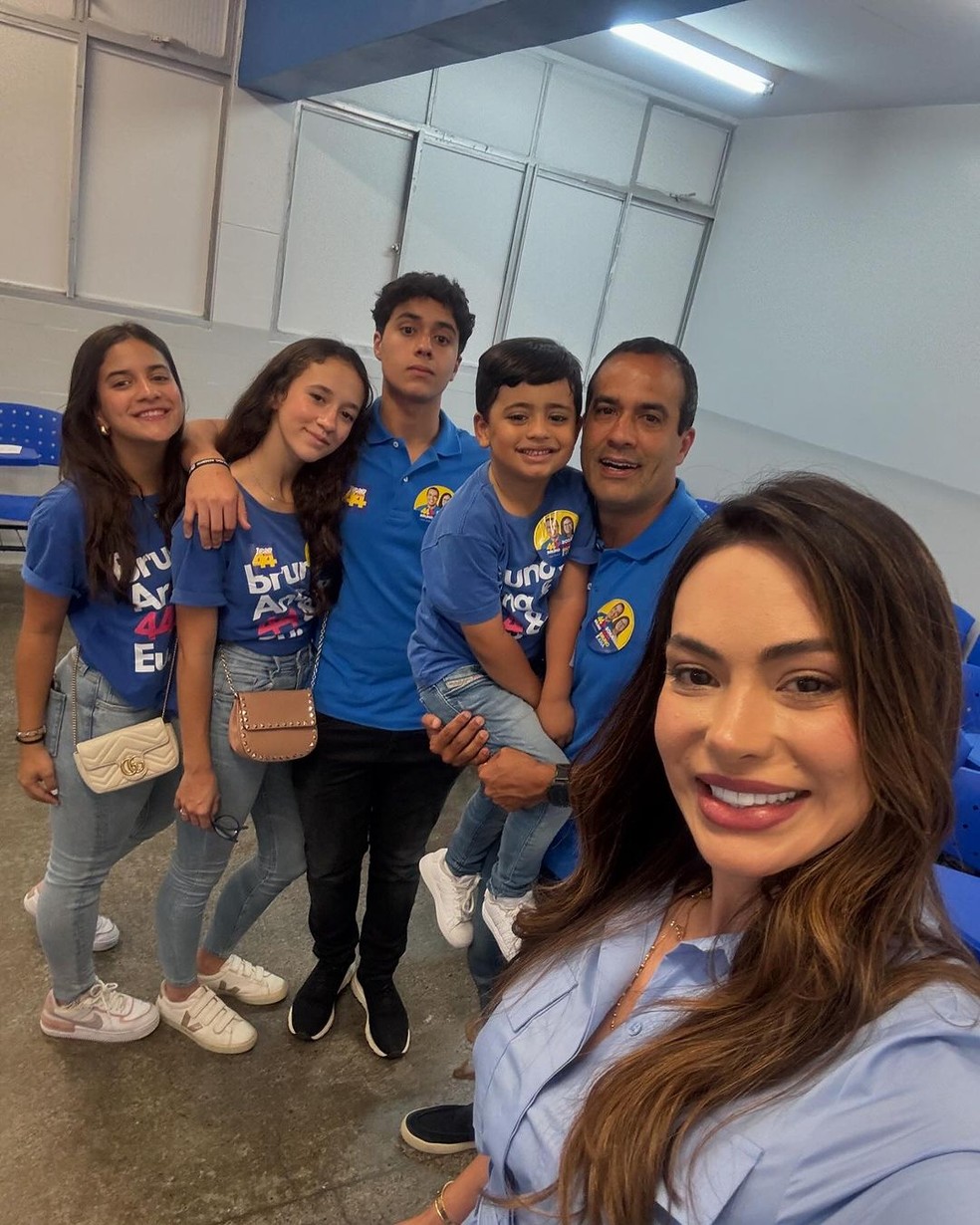 Reeleito prefeito de Salvador, Bruno Reis contou com apoio da mulher após polêmica com Anitta