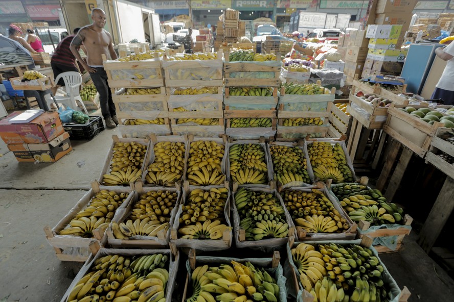 Batata, banana, laranja e melancia estão mais baratas, segundo a Conab