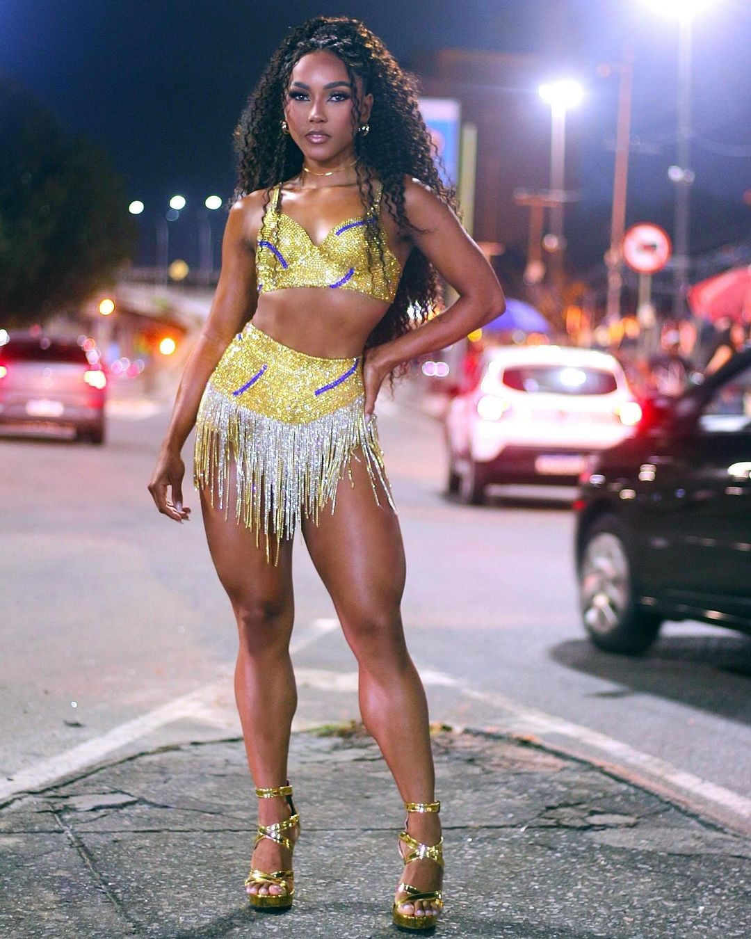 Rainha da Paraíso do Tuiuti, Mayara Lima fala sobre dar aulas de samba para famosas: 'Junto duas ...