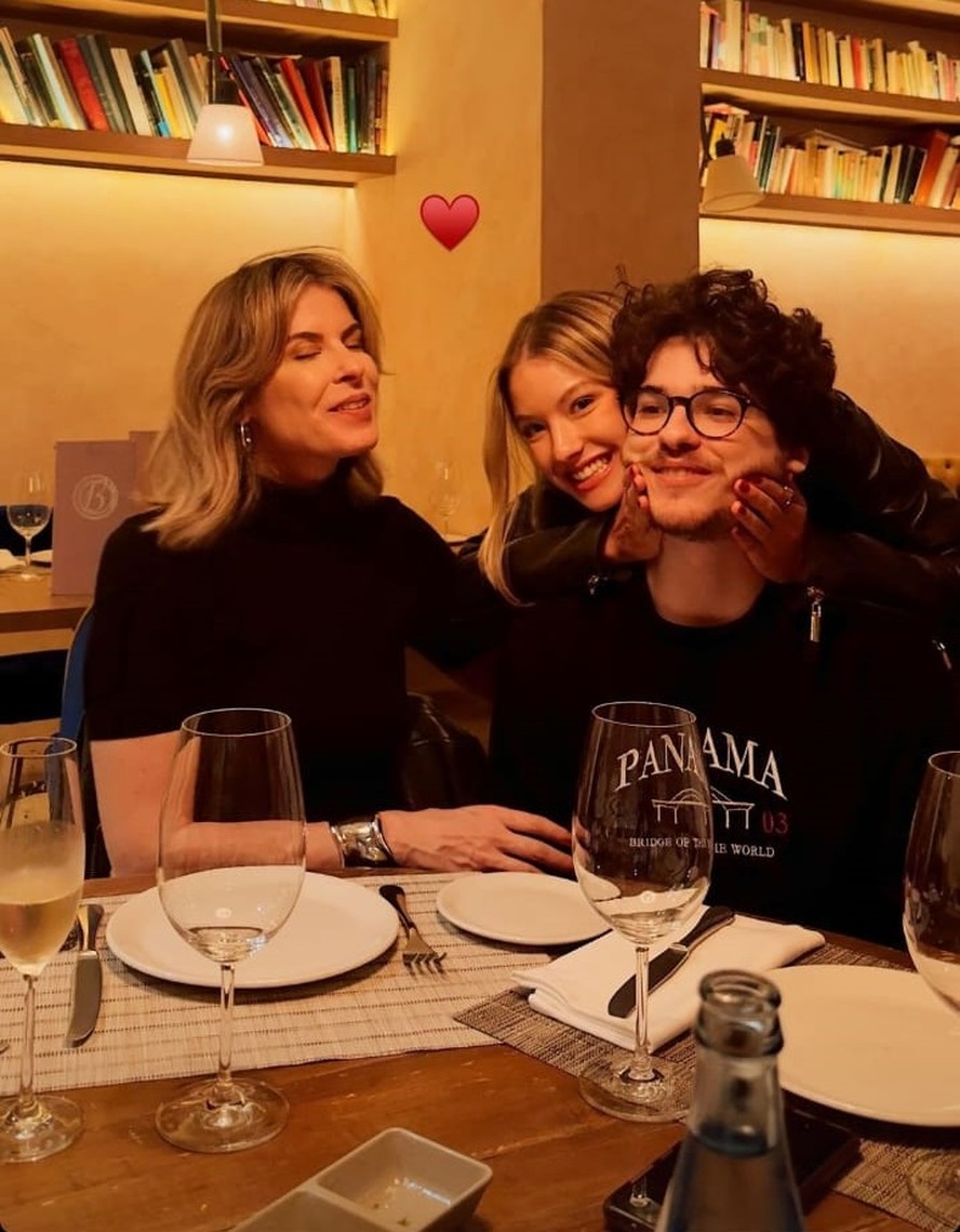 Rita Lobo antecipa comemoração dos 50 anos ao lado dos filhos na ...