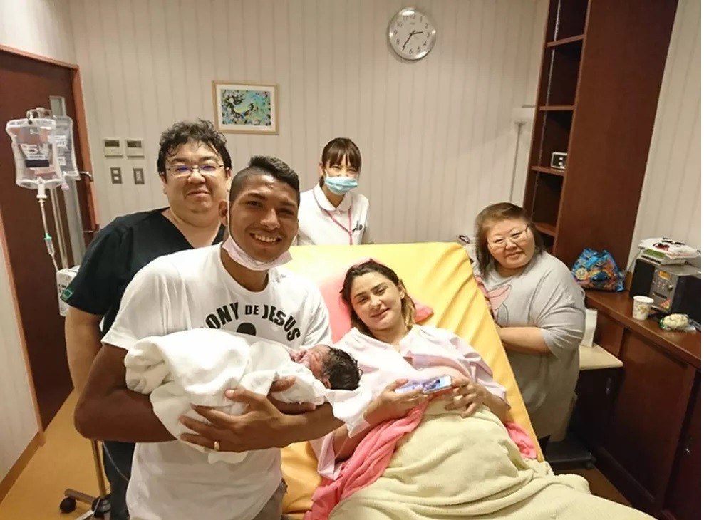 Novato na seleção, Rony Rústico mantém família longe da fama e segue ...