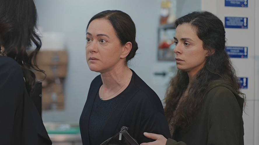 Na novela turca ‘Força de mulher’, Bahar e Hatice são expulsas da ...