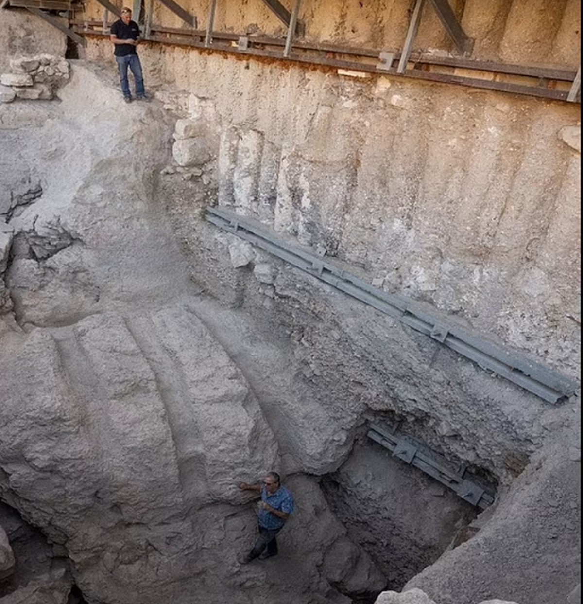 Arqueólogos descobrem estrutura ‘monumental’ de 3.000 anos em Israel ...