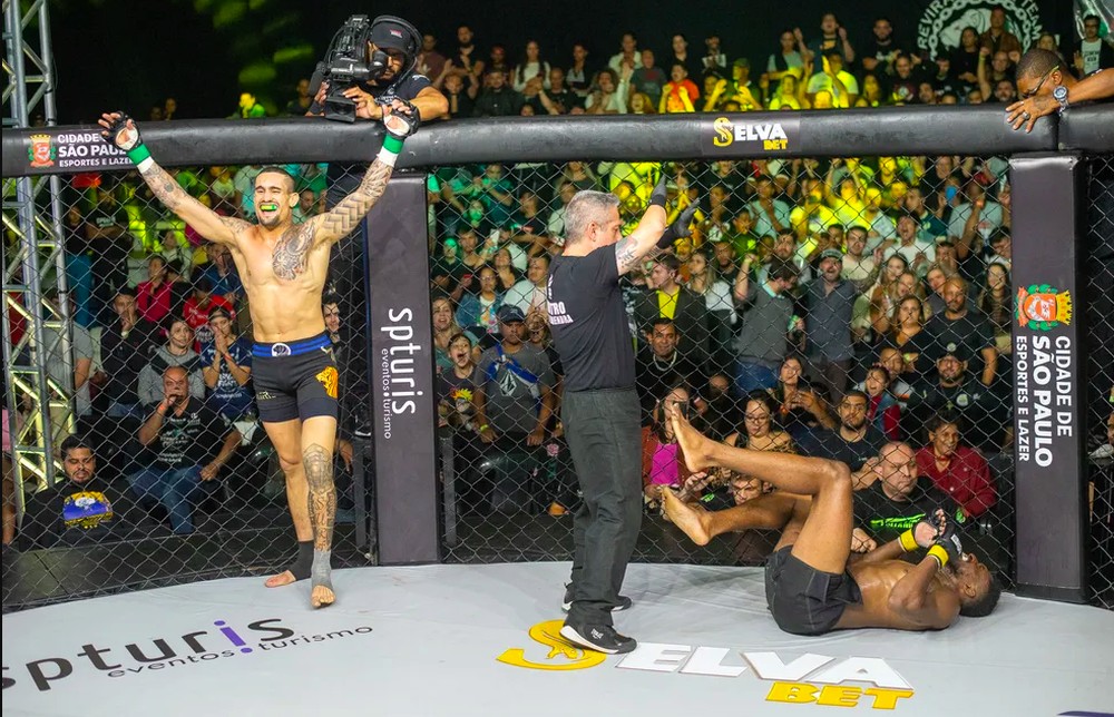 Kaynan ‘Bahia’ mantém o cinturão peso leve do Jungle Fight