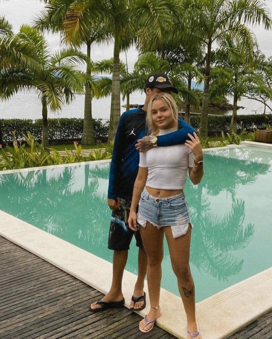 Oruam namora influenciadora com milhões de seguidores e futura médica