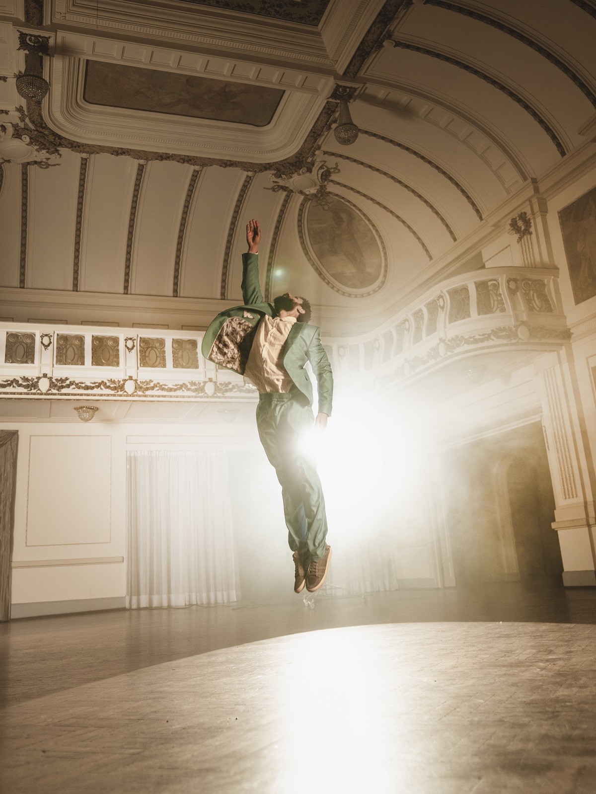 Em ‘Terra e paixão’, Kelvin sugere a Ramiro que os dois se casem e ...