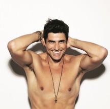 No aniversário de 52 anos de Reynaldo Gianecchini, relembre os visuais que fizeram o público ...