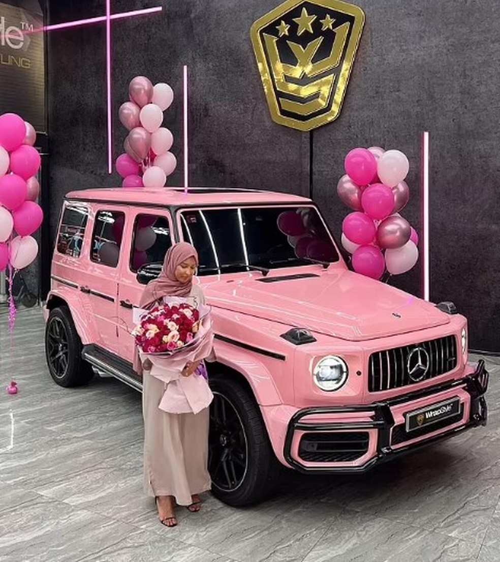 Britânica admite ter se casado por interesse e exige 'prêmio' de R$ 22 ...