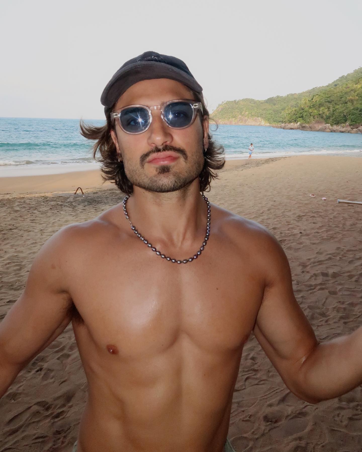 Fã mostra Daniel Rocha e Vitória Strada em restaurante após Nívea Maria ...