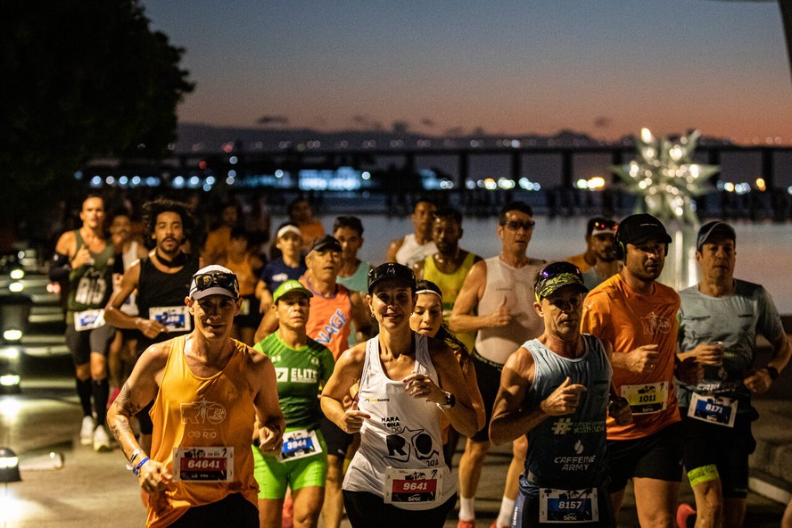 Na rua e nas redes: Maratona do Rio bate recorde de corredores, que ...
