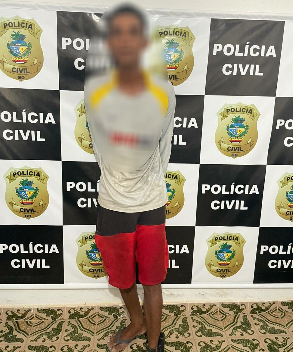 Homem é preso em Goiás após furtar de conhecido lata com R$ 300 em moedas