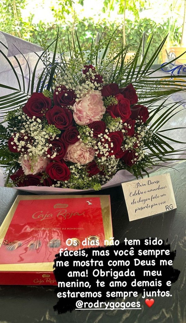 Ficando sério! Affair de Rodrygo Goes, modelo recebe buquê de flores do ...