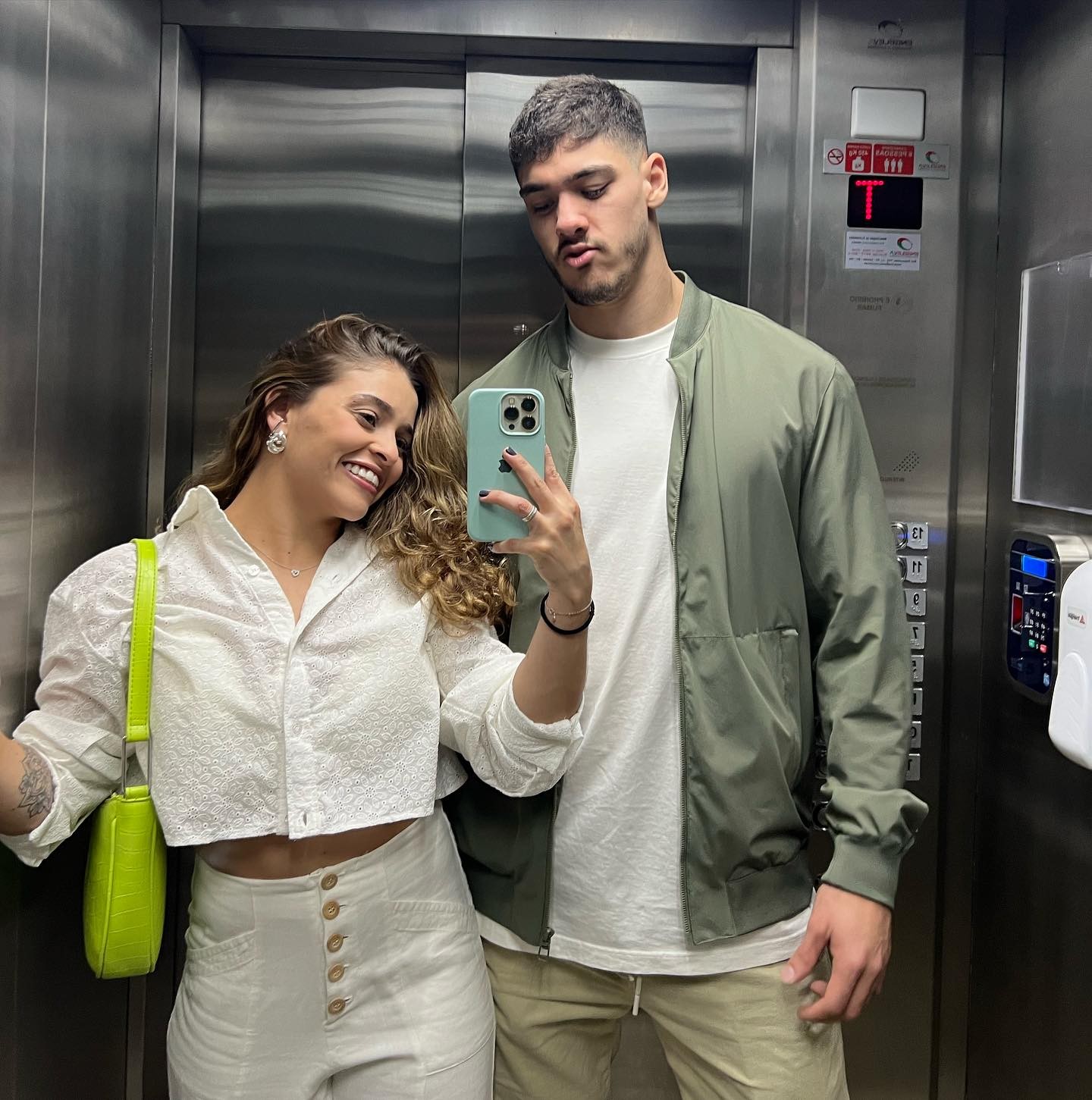 Novo muso da seleção de vôlei namora ginasta de trampolim, a 6ª melhor ...