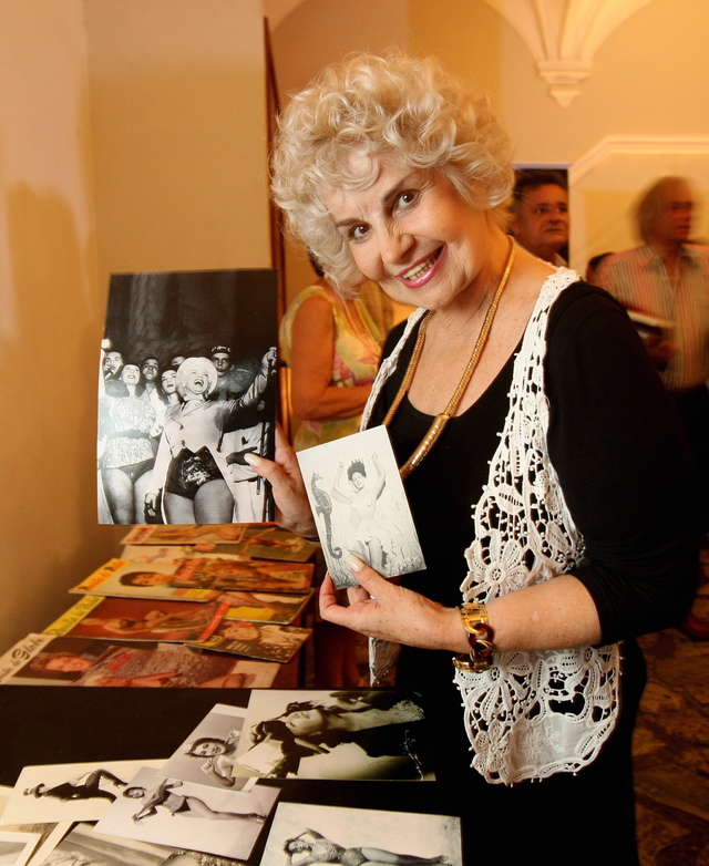 Nova moradora do Retiro dos Artistas, atriz e ex-vedete Íris Bruzzi ...