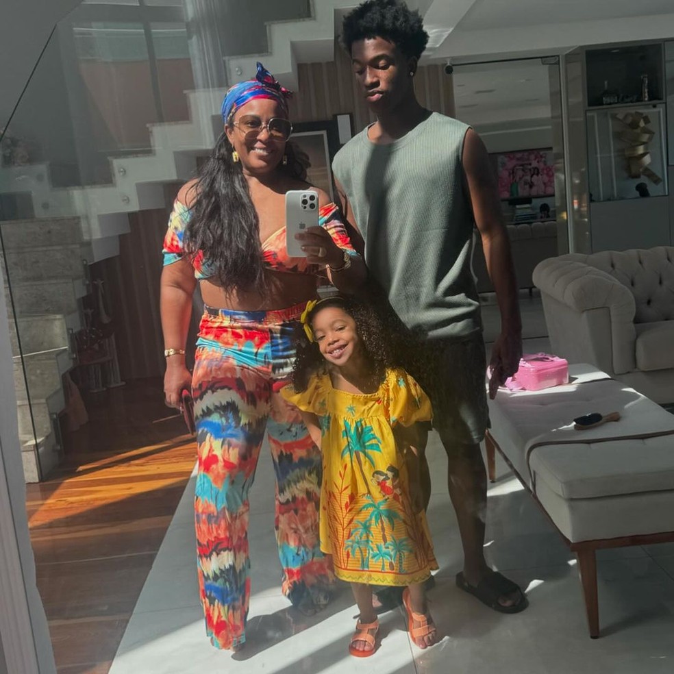 Tia Má vive mãezona em série cômica, e assim se considera na vida: 'A ...