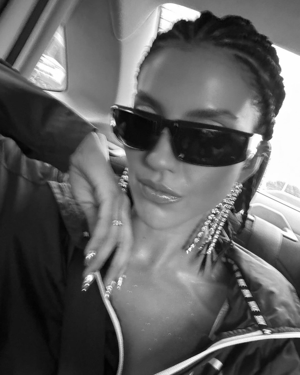 Mulher de Everton Ribeiro, ex-Flamengo, curte primeiro carnaval como ...