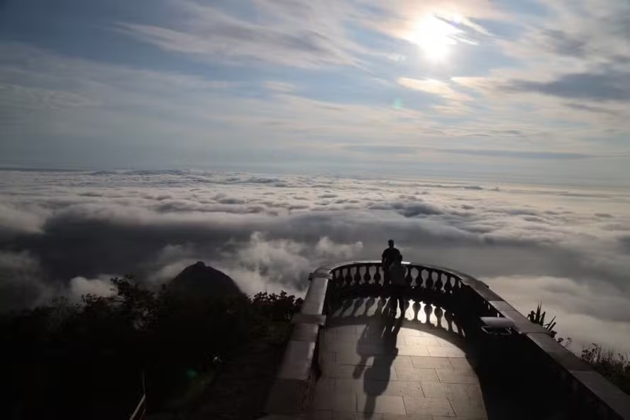Com céu parcialmente nublado, Rio deve atingir 35°C nesta quarta ...