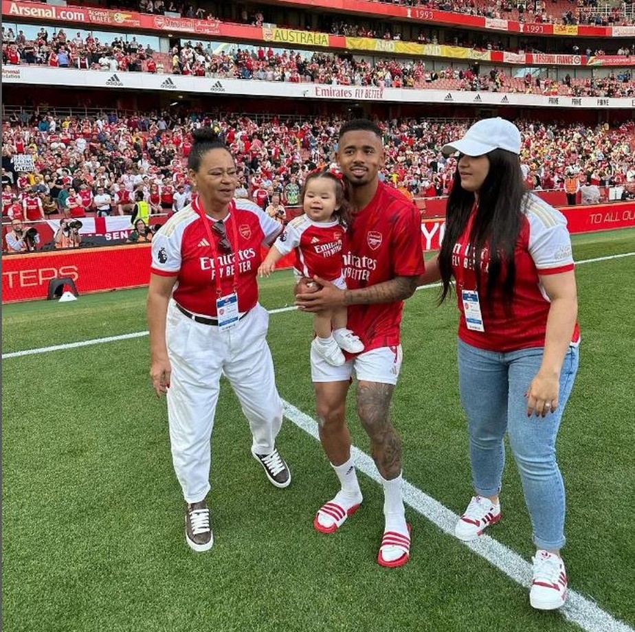 Tudo em paz! Mãe de Gabriel Jesus e nora voltam a se seguir e vão ...
