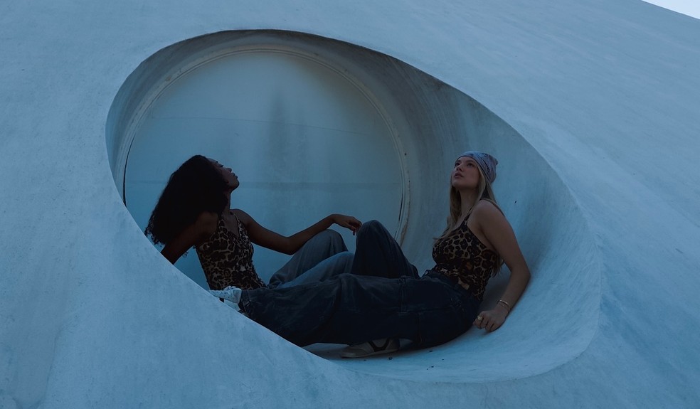 Estudante, filha de Rita Lobo posa para ensaio e brinca: 'Fingindo ser ...