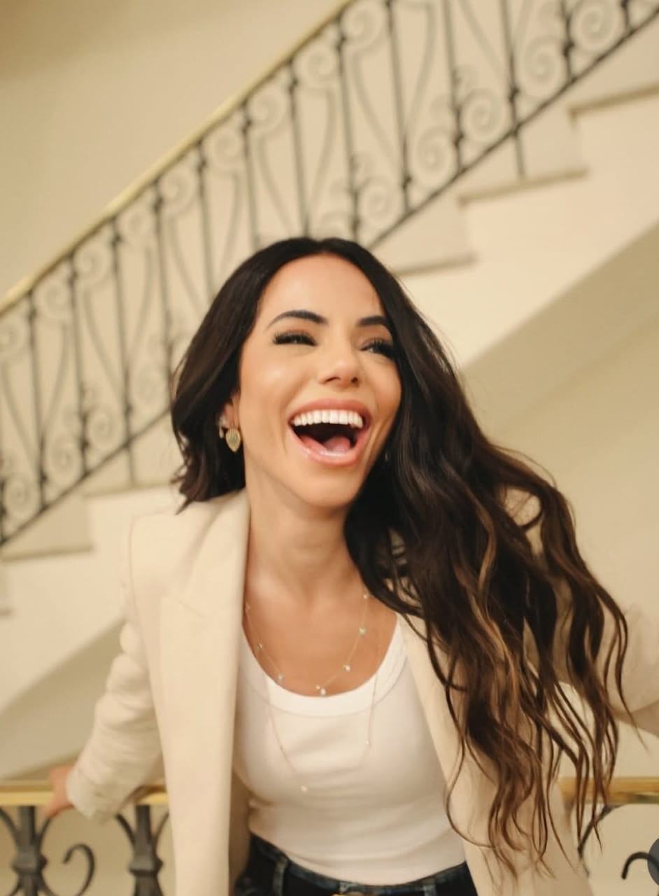 Obras de arte, mansões, joias e jatinho: Monique Elias, ex de 'Seu ...