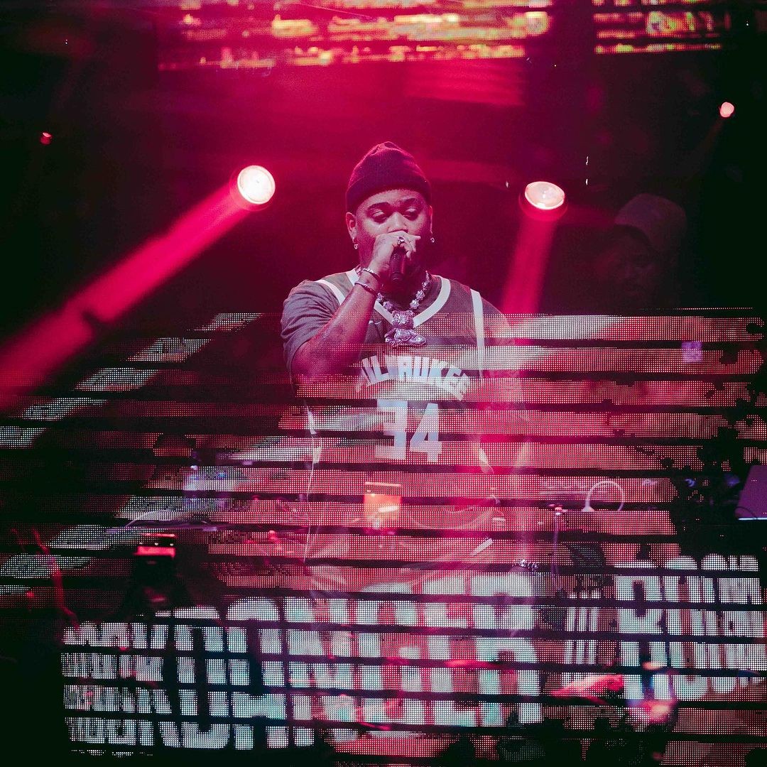 Rapper Major RD relata que teve carro atingido por oito tiros na ...