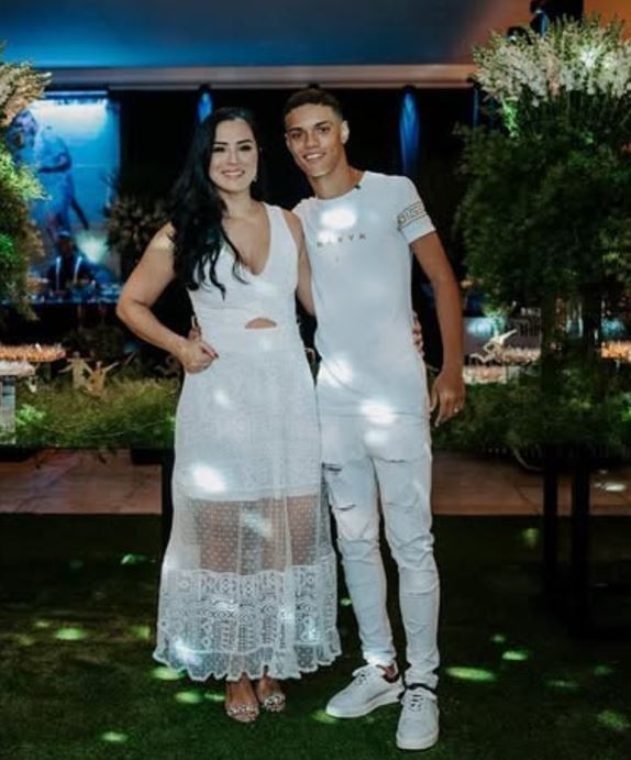 Aos 41, ex-bailarina do Faustão festeja o título de avó do neto de ...