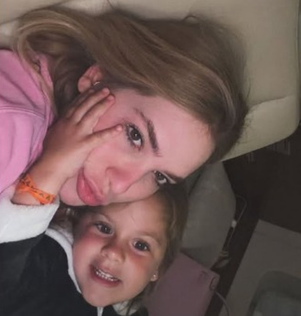 Virginia mostra filha cantando música que Zé Felipe fez para ela ...