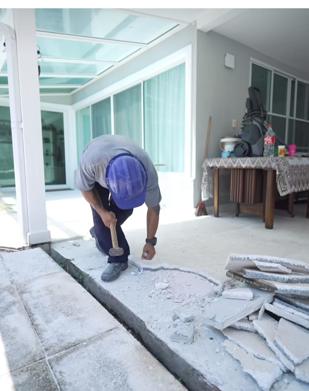 Após separação de MC Poze, Vivi Noronha negocia posto em escola de ...