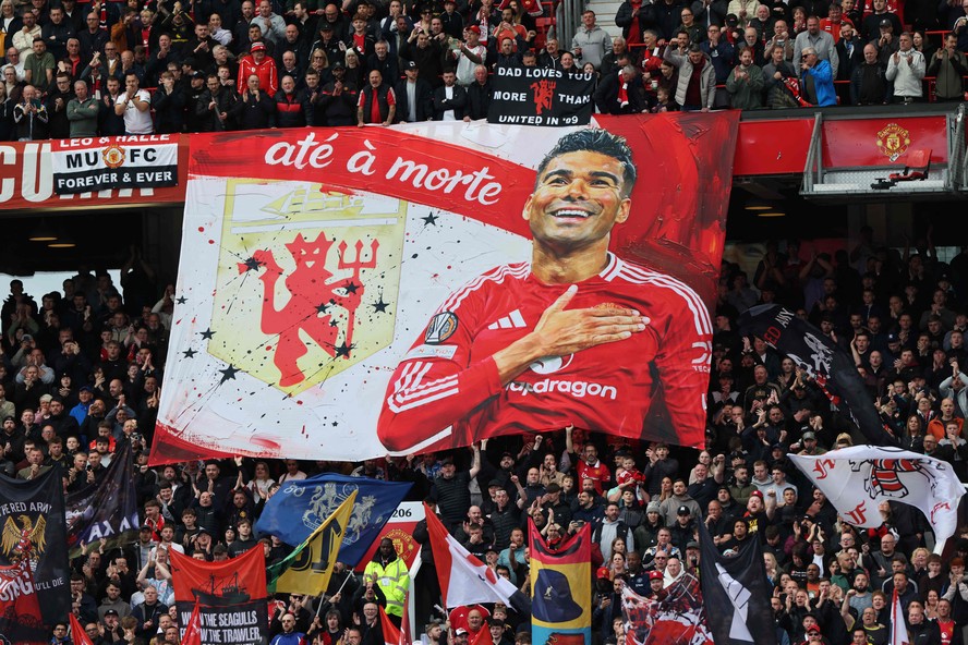 Casemiro faz última partida pelo Manchester United em Old Trafford, é ...
