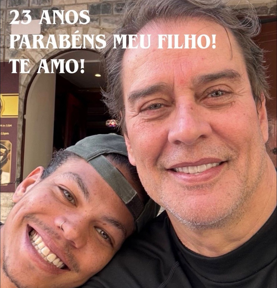 Marcello Antony parabeniza filho que tem com Mônica Torres com foto ...