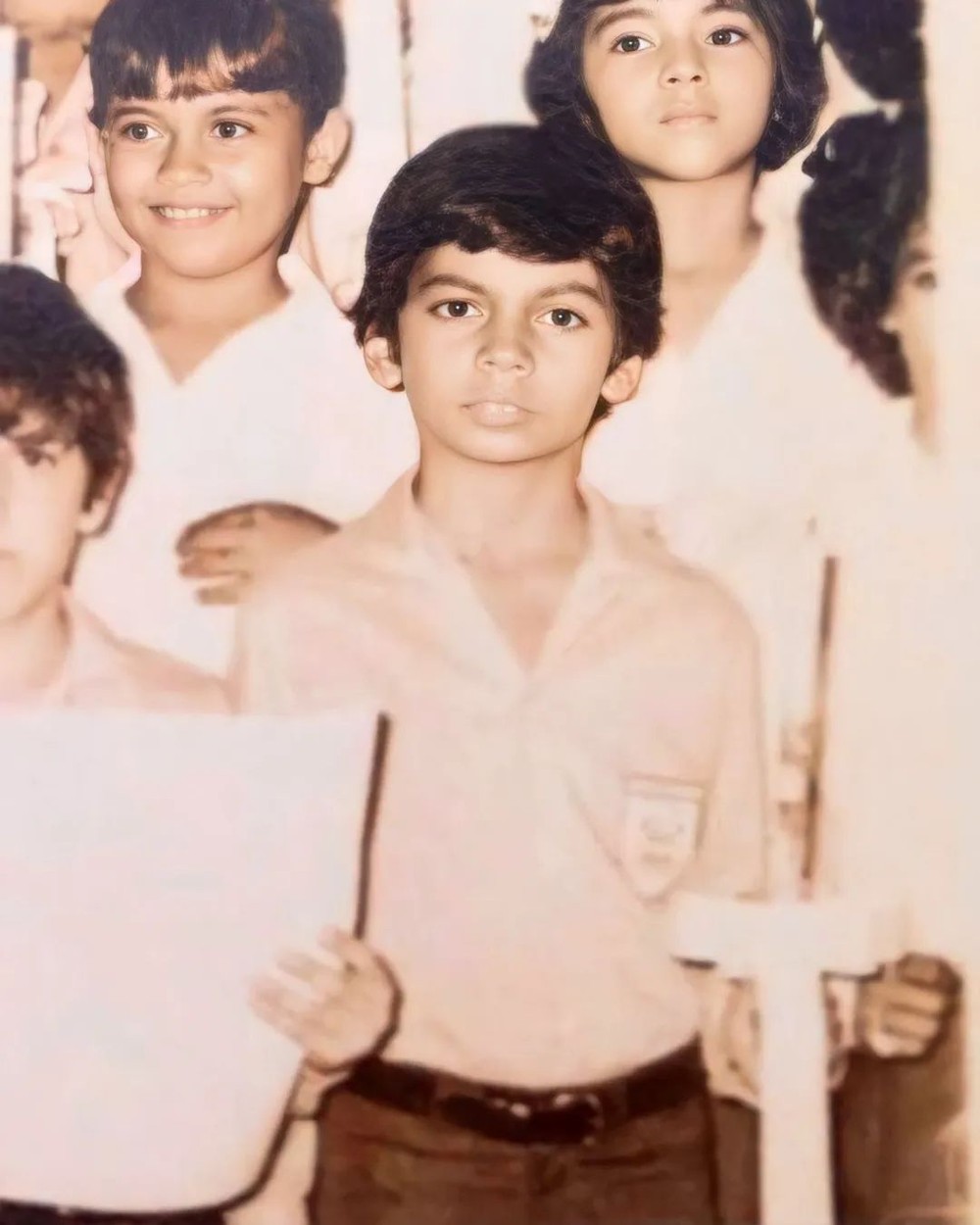 Alfabetizado pela avó, fã de futebol e querido pelos alunos: A ...