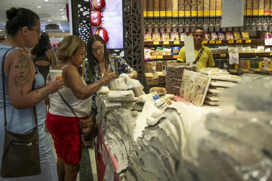 Casas Pedro: rede oferece 50 vagas de emprego no Rio