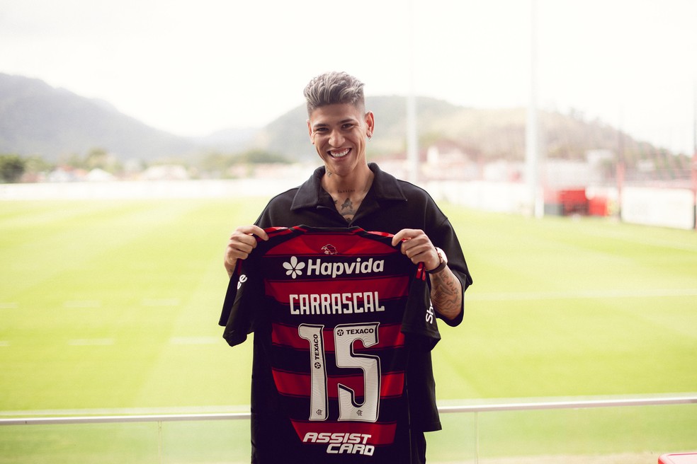 Fim da novela: Flamengo anuncia contratação de Carrascal