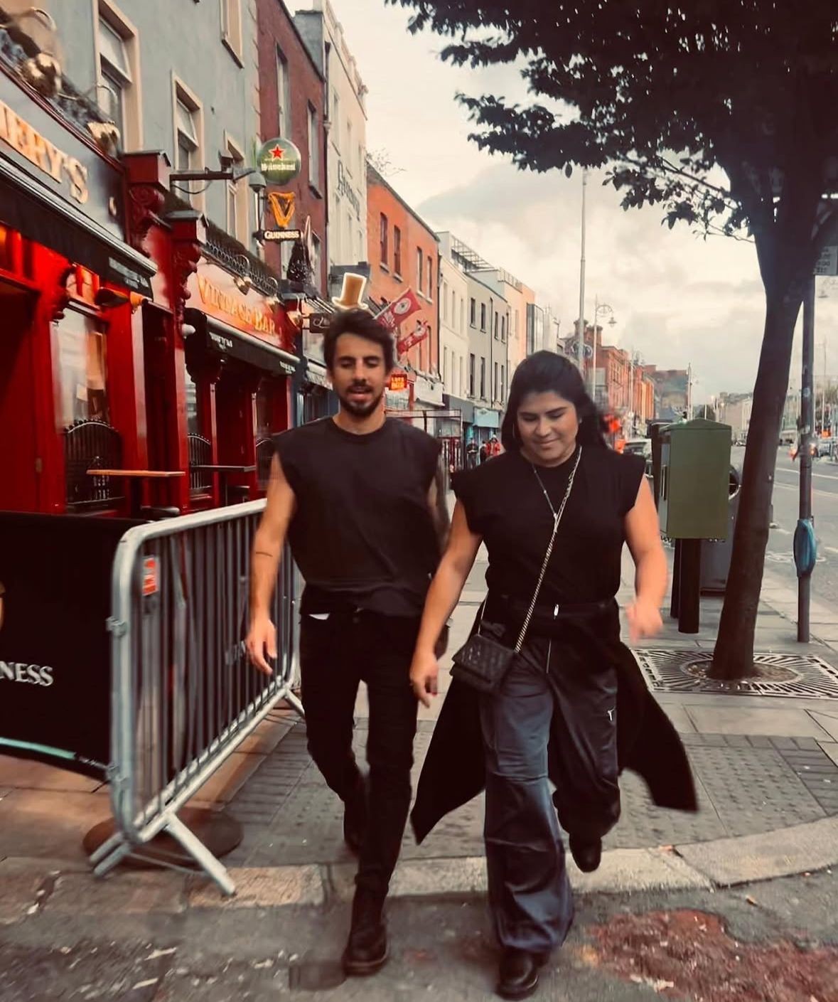 Baterista primo de Sandy e Junior chama atenção em show no 'BBB 25 ...